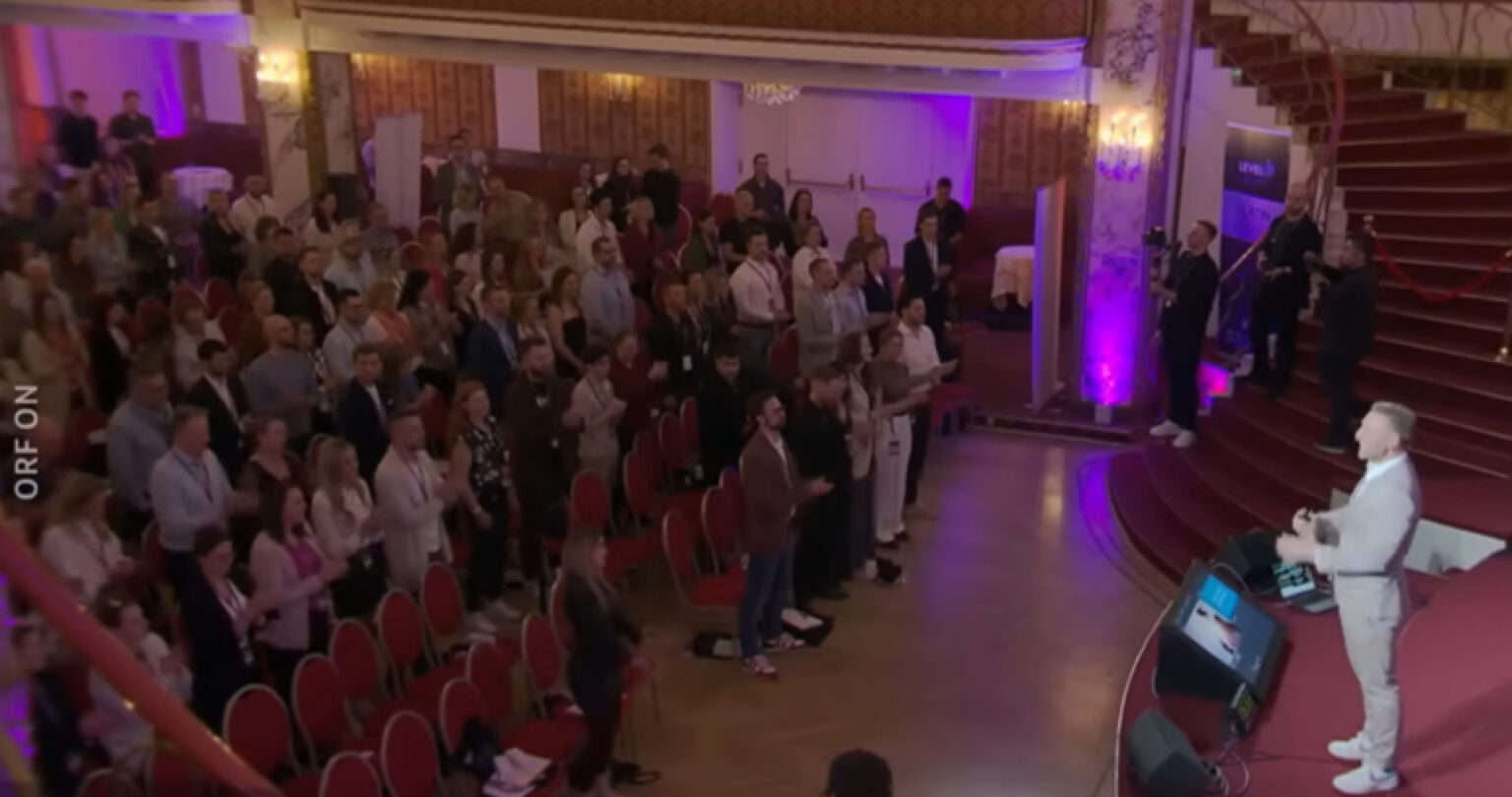 Coaching: "Viel Geld für leere Versprechungen" - Skeptix